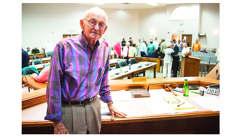 14 commissioners, 230 years experience and one farewell | Elizabethton Star