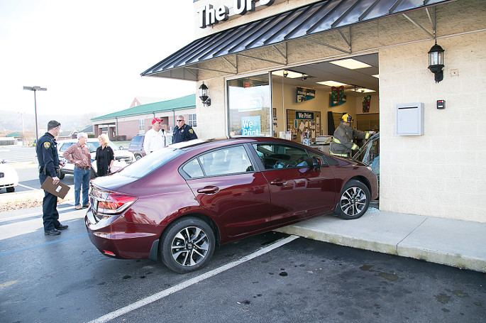 Woman crashes car into UPS storefront - www.elizabethton.com | www ...