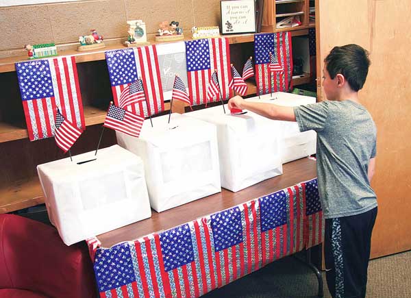 Unaka Elementary holds mock Presidential election | Elizabethton Star