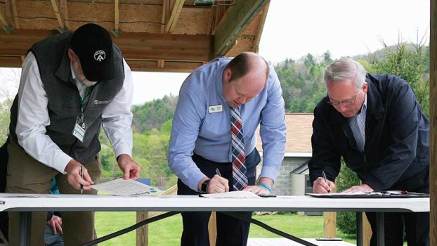 Community celebrates Roan Mountain ATC designation - www.elizabethton ...