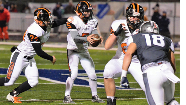 Mavericks stampede past Cyclones, 54-21 | Elizabethton Star