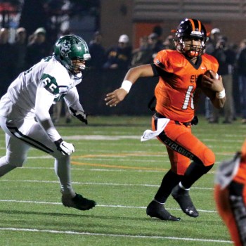 The Road to the BlueCross Bowl A CHANGING OF THE GUARD... Cyclones bow ...