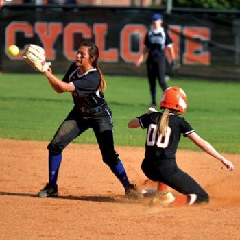 District 1-AA Softball Championship Comeback kids... Lady Cyclones take ...