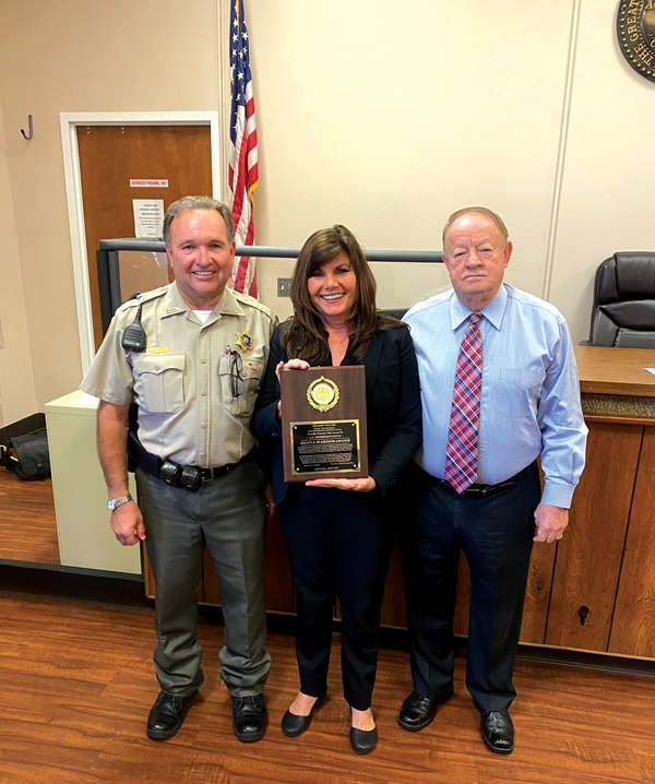 East Tennessee Constables Association graduates 36; presents service ...