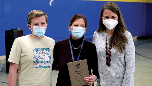 Hunter Elementary teacher receives ‘Advocate of the Year’ award ...