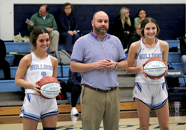 Lady Dogs remain undefeated as Hampton takes both games against UH ...