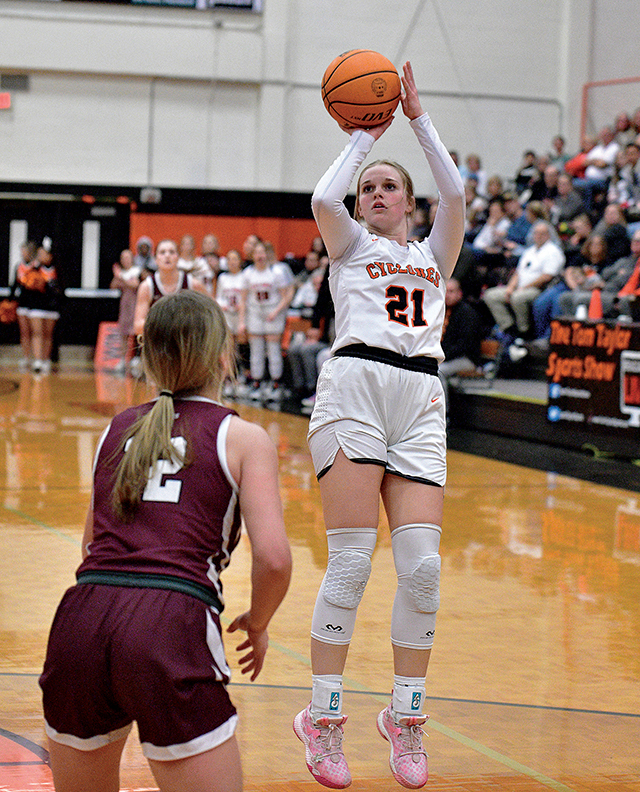 Lady Cyclones torpedo Lady Vikings on Senior Night | Elizabethton Star