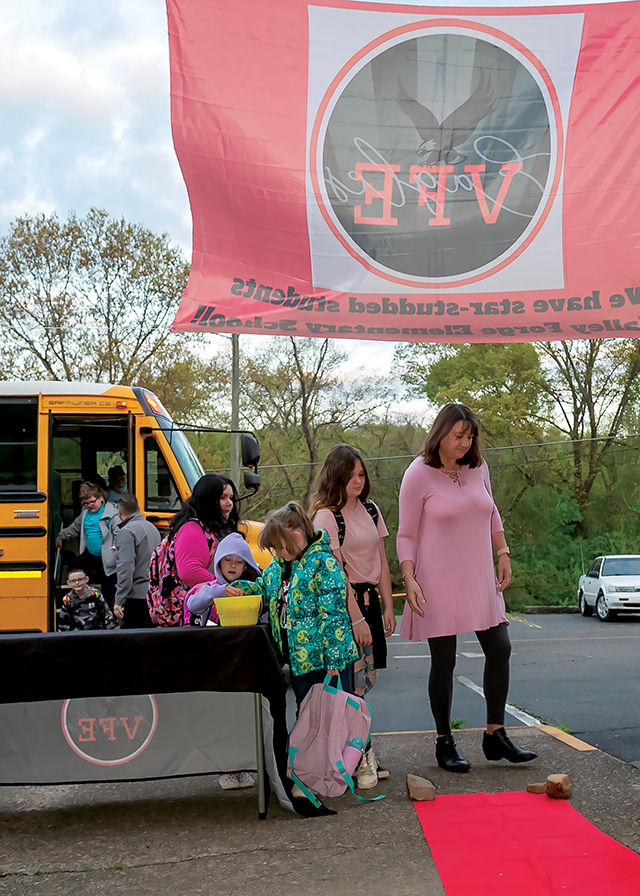 Valley Forge students walk red carpet before testing | Elizabethton Star