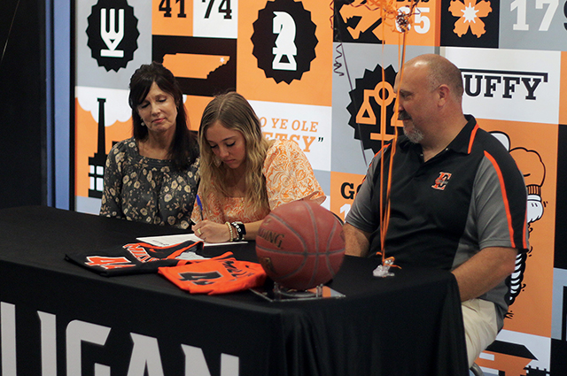 Sisters on the hardwood, Lane and Lyon will play at the next level ...
