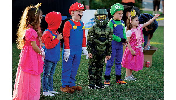 Large crowd attends Mario Power-Up event at Kiwansis Park ...