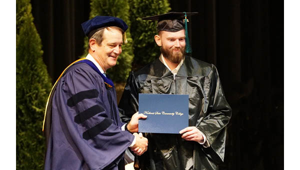 Northeast State commencement celebrates 532 graduates | Elizabethton Star