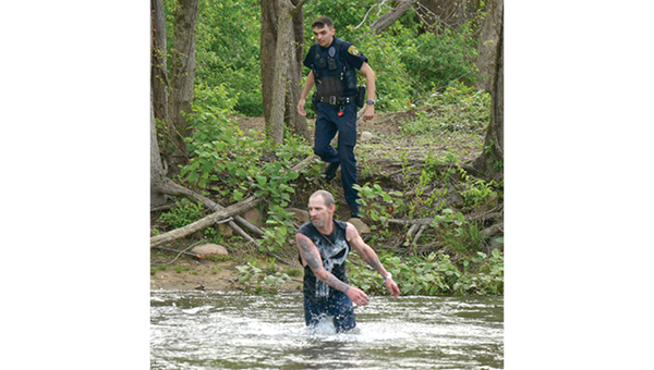 Stolen vehicle report leads to attempted river escape | Elizabethton Star Stolen vehicle report leads to attempted river escape | Elizabethton Star