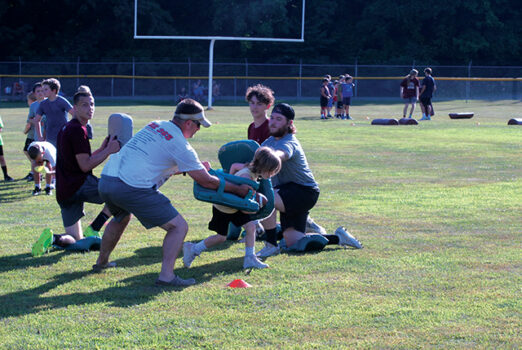 Coach O'Brien Bennett's Unaka Football Camp - www.elizabethton.com ...
